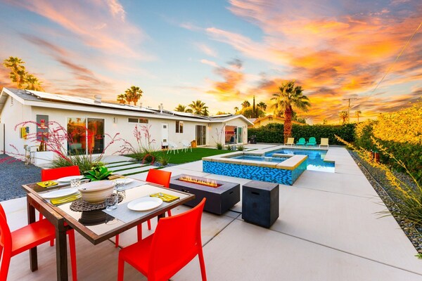 25% Off 30+ Stay! Prime Location Private Pool, Spa - Palm Springs, CA