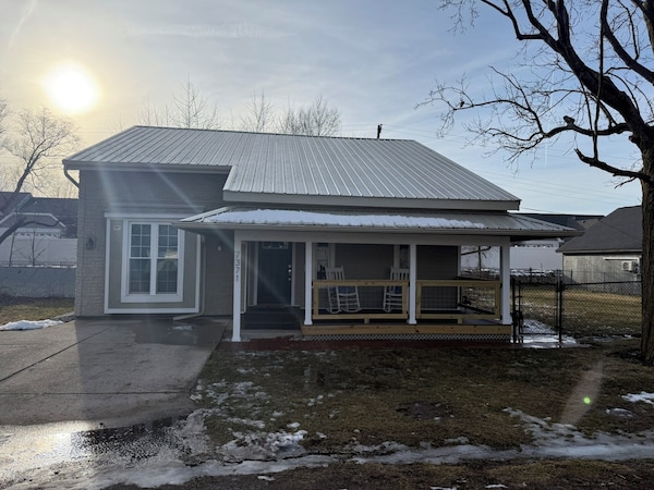 Charming 3-bedroom House With Ac, Wifi Large Yard, Close To Lake - Indian Lake State Park, Lakeview
