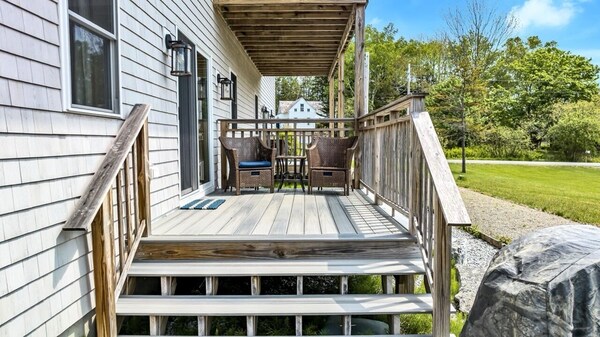 Ocean Breeze East Wind  Walk To Beach, Sleeps 6 - Rockland, ME