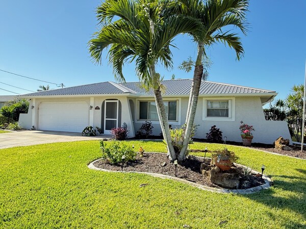 Gulf Access Canal Home, Southern Exposure  W/ Pool, Kayaks & Wifi In Cape Coral - North Fort Myers, FL