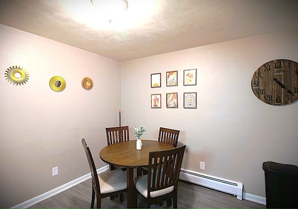 Joshua Jet-wing, Condo-minutes To Wright Patterson Airforce Base & Wsu, Wifi, Ac - Yellow Springs, OH