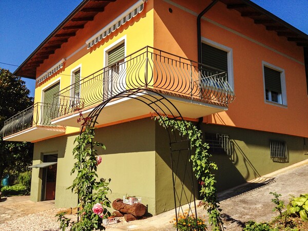 Charming Villa With Large Garden - Near Lake Garda & Ski Resorts - Ala