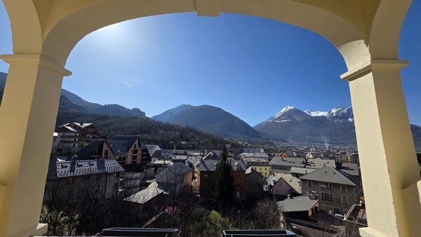 Charming T3 In The City Center - Briançon