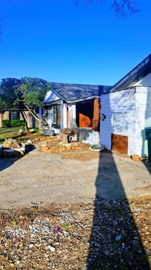 Spacious 4-bedroom House In Beautiful Orange With Wifi, Ac - The Blue Lagoon, Vinton