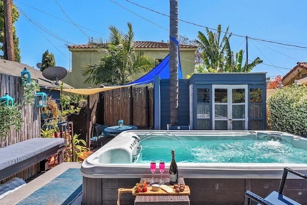 Timeless Charm By The Coast Vintage Beach Bungalow - Los Ángeles, CA