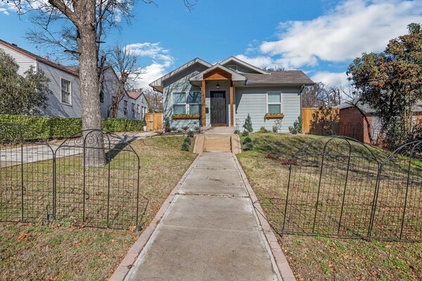 Dallas 3br Home  Central   Pet Friendly + Free Parking. - Dallas, TX