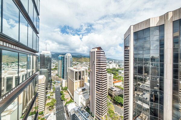 Bishop Suites @ Executive Centre, Mountain View Suite #3709, Downtown Honolulu - Honolulu