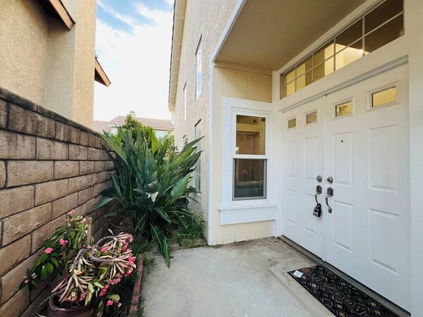 Spacious 5br Family-friendly Home In Fontana Near Parks & Shopping - Fontana, CA