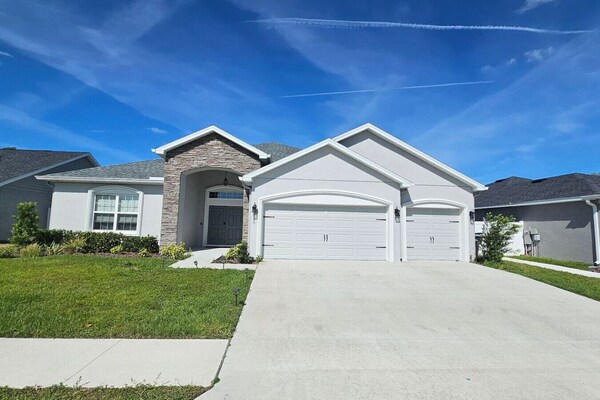 Brand New Home W/ King Bed - Zephyrhills, FL