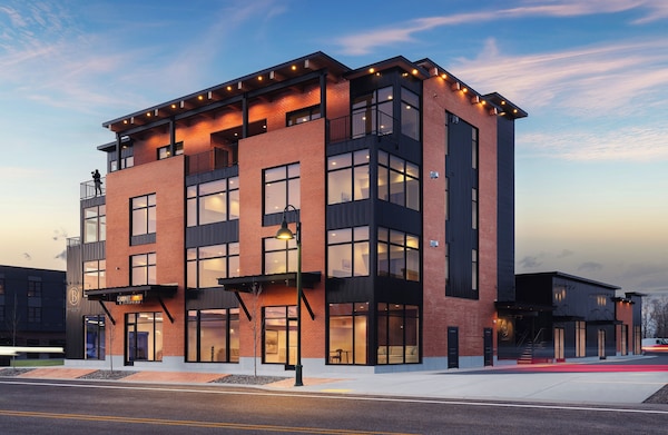 *Newly Built* The Grand Penthouse Amazing Views  Pool Table  Downtown Driggs - Driggs, ID