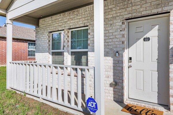Chic 3br Stay Mins To Downtown & Uptown - Mesquite, TX