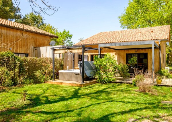 Gastes, Charmant Chalet En Bois Avec Jacuzzi 6 Pers - Parentis-en-Born