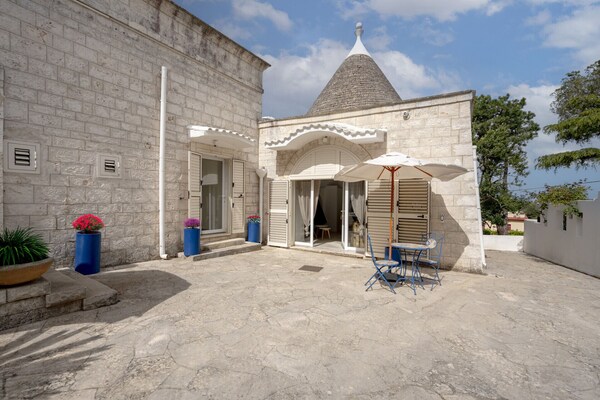 Guesthost Borgo Lucia With Pool - Trullo Limoncina - Fasano
