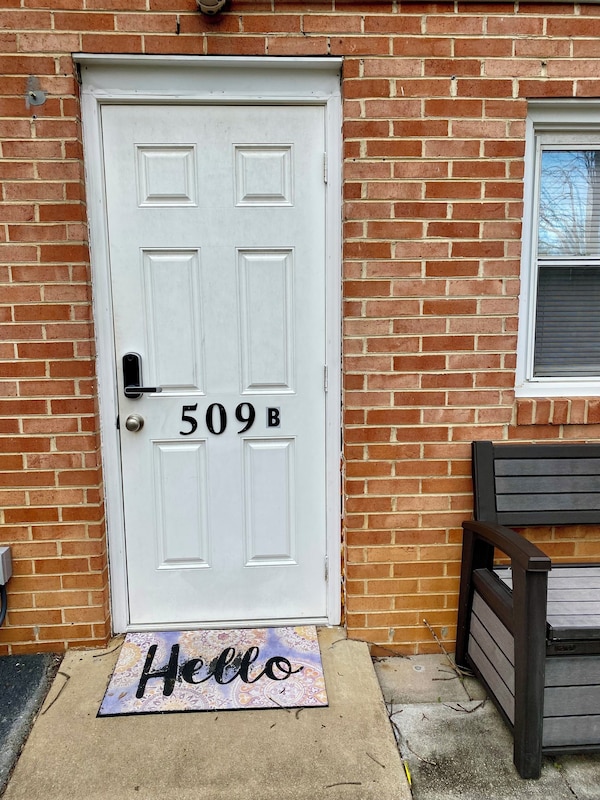 Cozy 1-bedroom Apartment Central In Johnson City - Johnson City, TN