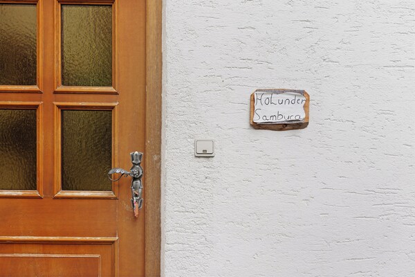 Ferienwohnung 'Holunder' Mit Gemeinsamer Terrasse Und Wi-fi - Feldthurns
