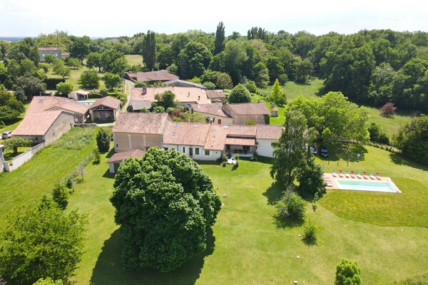 Villa Leynie  Countryside Retreat With Heated Pool And Dordogne Views - Dordogne