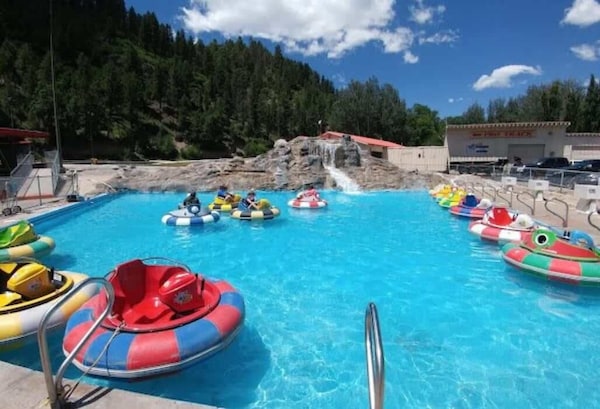 Ruidoso Cabin: Hot Tub, Views & Pool Table Retreat - Ruidoso, NM