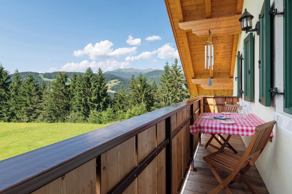 Ferienwohnung 'Mascheshof' Mit Bergblick, Privatem Garten Und Wi-fi - Seiser Alm