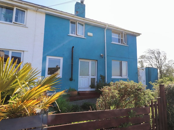11 Penygroes, Pet Friendly, With A Garden In Llanddeusant - Holyhead