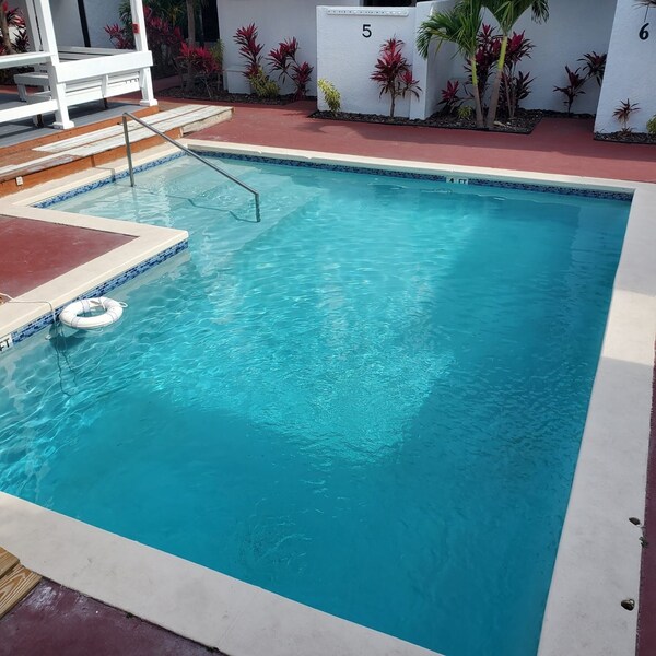 Twin Patio Hideaway - Nassau