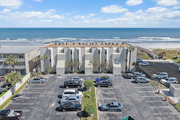 Easy Breezy Oceanfront Ground Floor Condo In Amazing Jax Beach, Near Mayo - Jacksonville Beach, FL