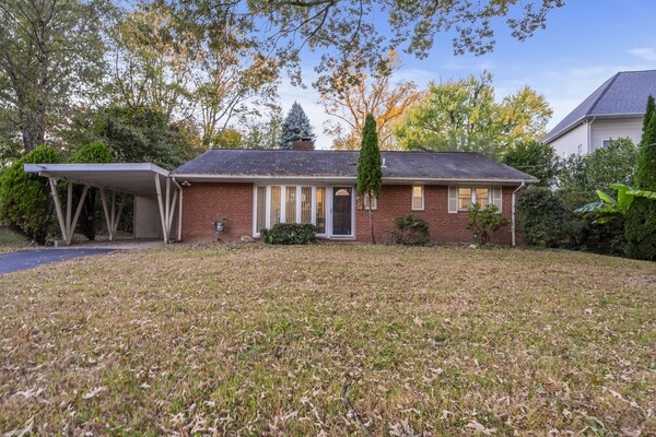 Relaxing 3-bedroom Home On 1 Level W/ Sauna & Firepit, 20 Mins To D.c. - Fairfax, VA