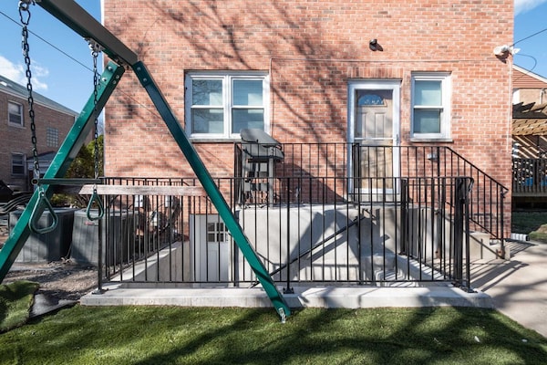 Elegant & Stylish 1 Bed & 1 Bath Apartment ~25 Minutes From Downtown Chicago - Skokie, IL