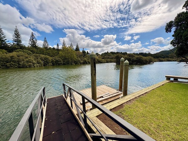 Riverside Retreat  Spacious 4 Bedroom Home Just Minutes From The City Centre - Whangārei