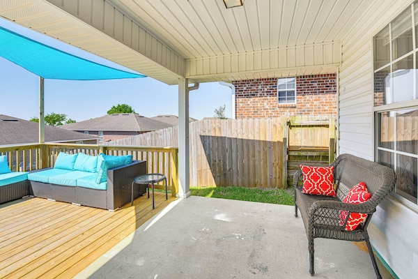 Outdoor Entertaining Space: Family Home In Milton - Milton, FL