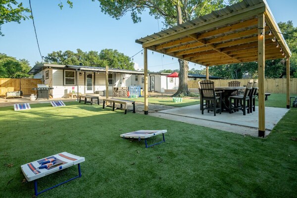 The Dunn Right - Pool, Game Room, Yard Games, 1.5 Miles To Tamu - Bryan, TX