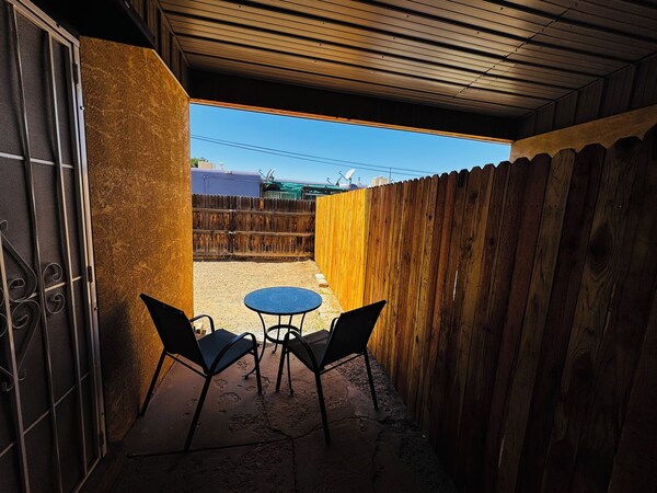 800ft From Starbucks! Townhouse! Central Location! - Farmington, NM
