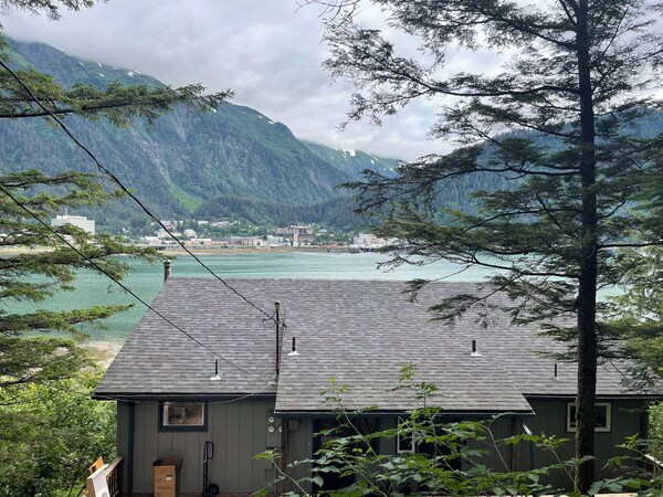 Oceanfront Douglas Island Gem - Humbler Halibut 2-bedroom Condo Juneau - Juneau, AK