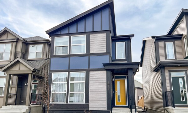 New-luxury Retreat-hot Tub-king Bed-ac-ev Charger - Alberta