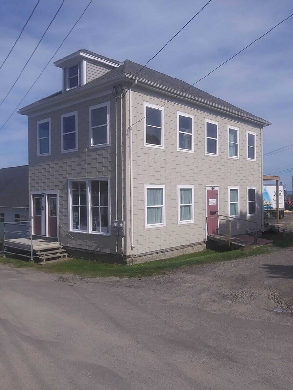 Crow's Nest, A Terrific 2-bedroom Apartment With Wifi In Charming Lubec Village - Eastport, ME