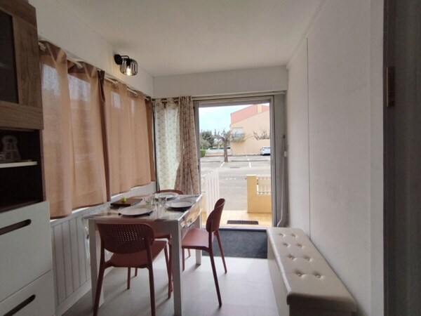 T3 Apartment For 4, Near Beach, Private Parking - Narbonne