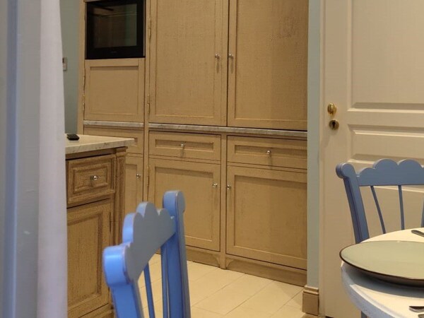 Charming Studio In Pézenas Center, Air-conditioned, Pet-friendly - Pézenas
