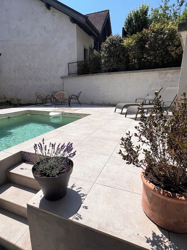 Apartment In The Heart Of The Historic Village With Swimming Pool - Culoz