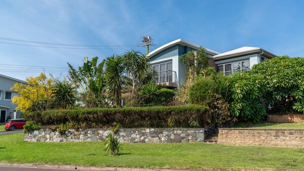 Slow Down, Soak It In  Stay By The Beach At Gwinganna Views - Kiama