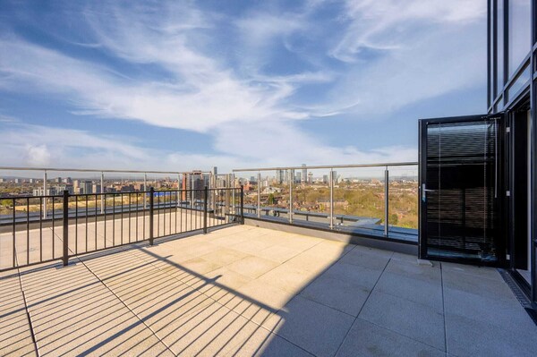 Rooftop Flat Stunning City View By City Superhost - The Lowry