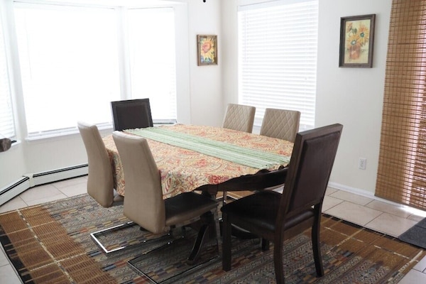 3-br, 2 Bath In Beautiful Montrose Close To Black Canyon - Montrose, CO