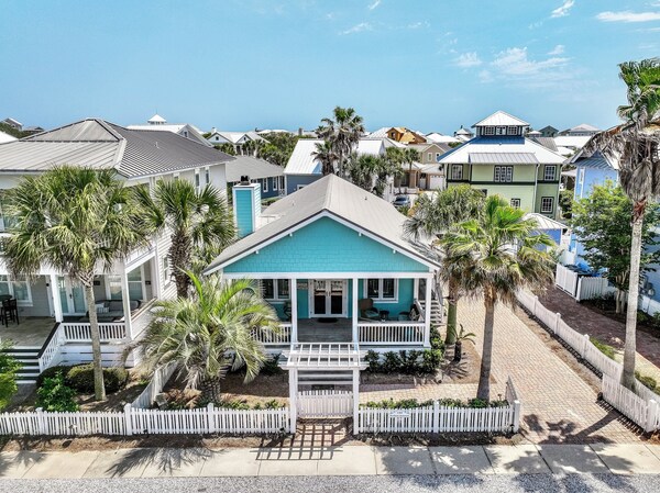 Endless Summer | Stylish 3br Cottage In Carillon Beach Steps From Pool & Park - Panama City Beach, FL