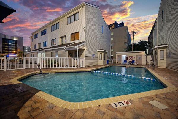 Sea Therapy|private Deck/patio|1/2 Block To Sea - Myrtle Beach, SC
