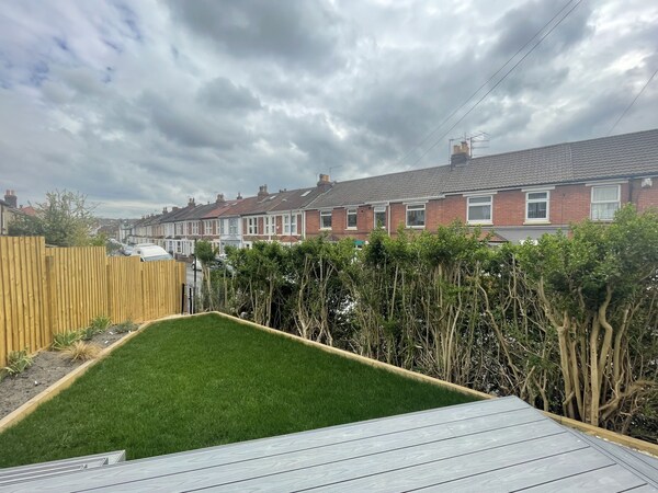 Refined Comfort In The Heart Of Bedminster - Bristol