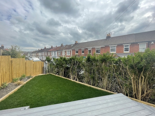 Refined Comfort In The Heart Of Bedminster - Bristol