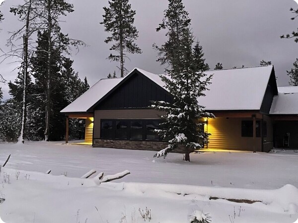 Cozy 3-bedroom Cabin In Tranquil Donnelly With Wifi, Ac - Donnelly, ID