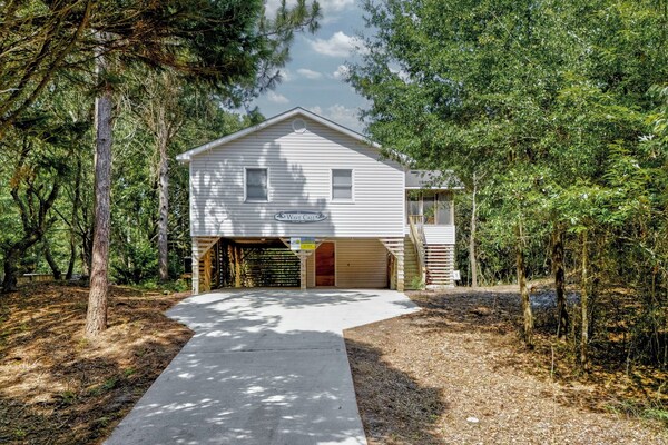 Wave Call, In Southern Shores, Beckons You To This Luxurious Cottage! - Duck, NC