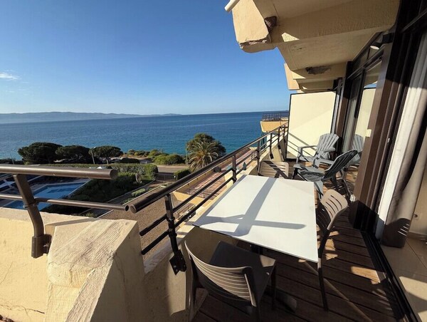Appartement Vue Mer Sur Le Golf D'ajaccio - Capo Di Feno