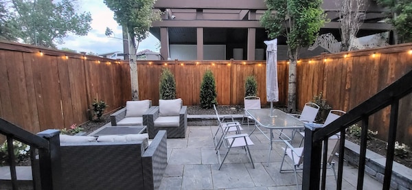 Central Upscale 4 Storey House - Calgary
