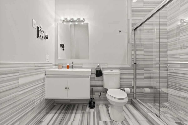 Luxury 1bd | 2 Beds | Queens Village - Camden, NJ