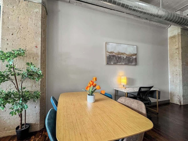 Elegant 2bd | Dt Dallas | Sleeps 16 | Free Parking - Dallas, TX